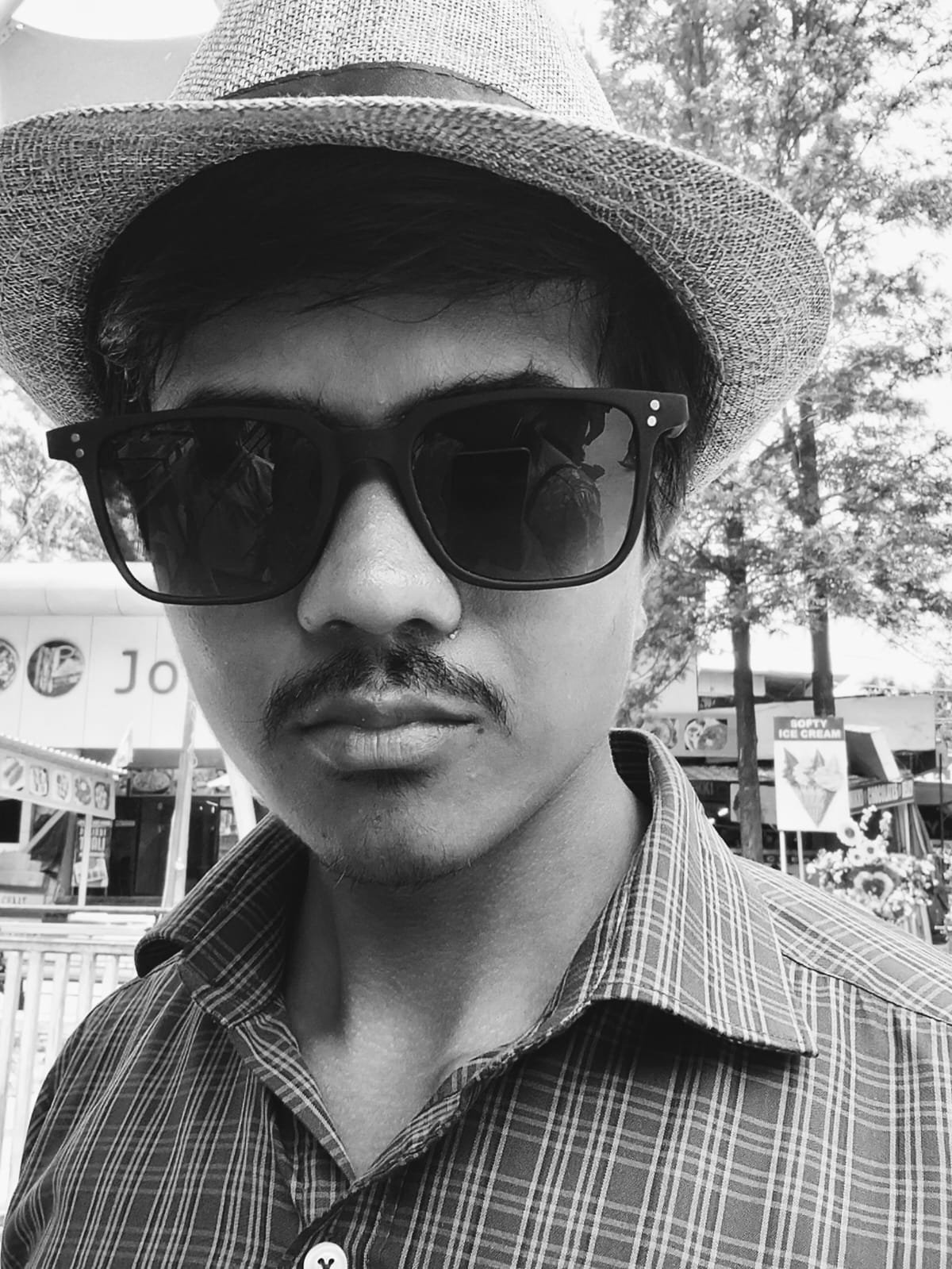 Rahul Singh - Visual UX/UI Web Designer and Web Developer